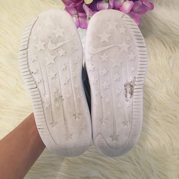 Nike | Shoes | Authentic Boy Nike Sneaker Us Size 9c | Poshmark